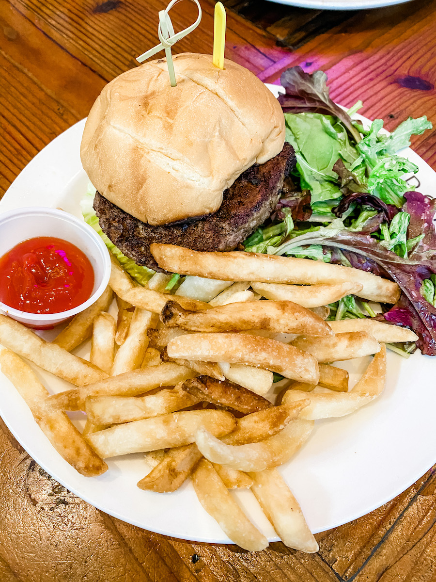 The-Tavern-burger